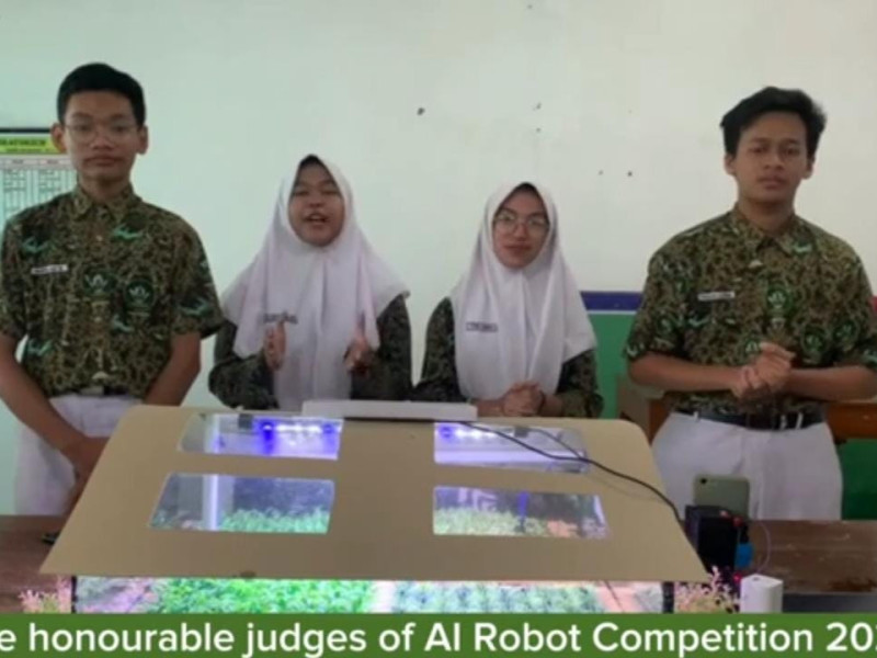Robot Greenhouse MAN 1 Kota Semarang Raih Medali Perak Robot Word 2023 di Korea
